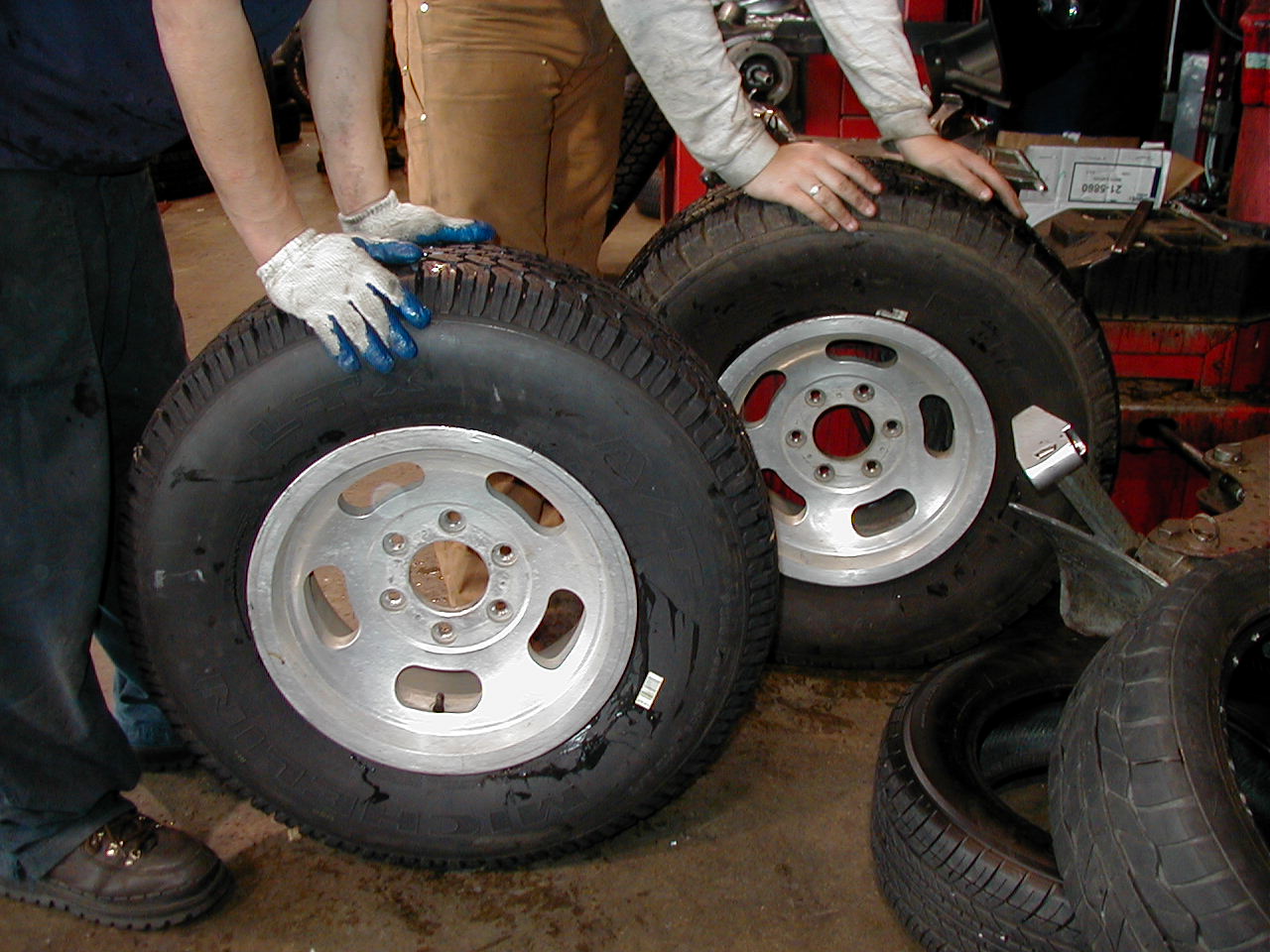 Index of /tech/FSJ-tires/